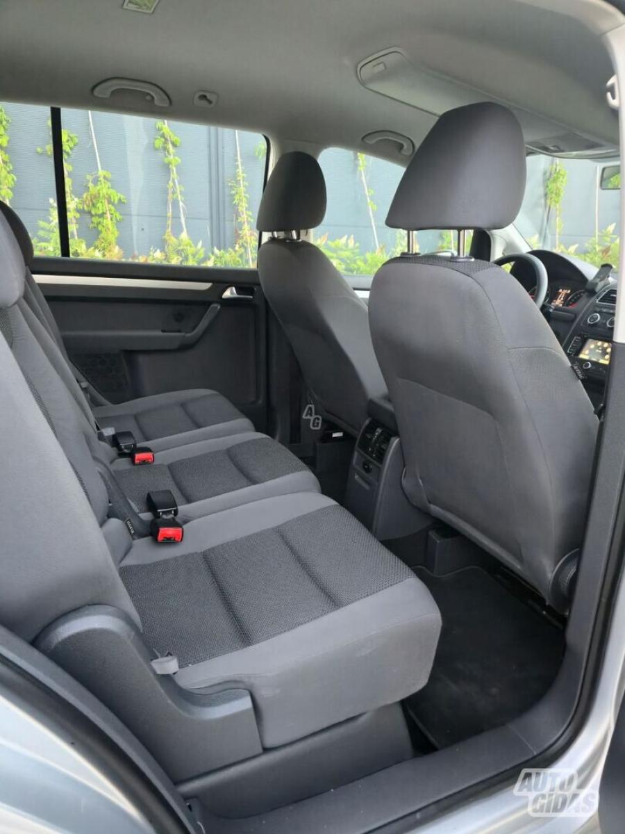 Volkswagen Touran 2014 Viļņa, ar dzinēja tilpumu 1.60 L un nobraukumu 238 tūkst. km par 6700 €, foto 14 vietnē AUTOMOTO.COM.LV