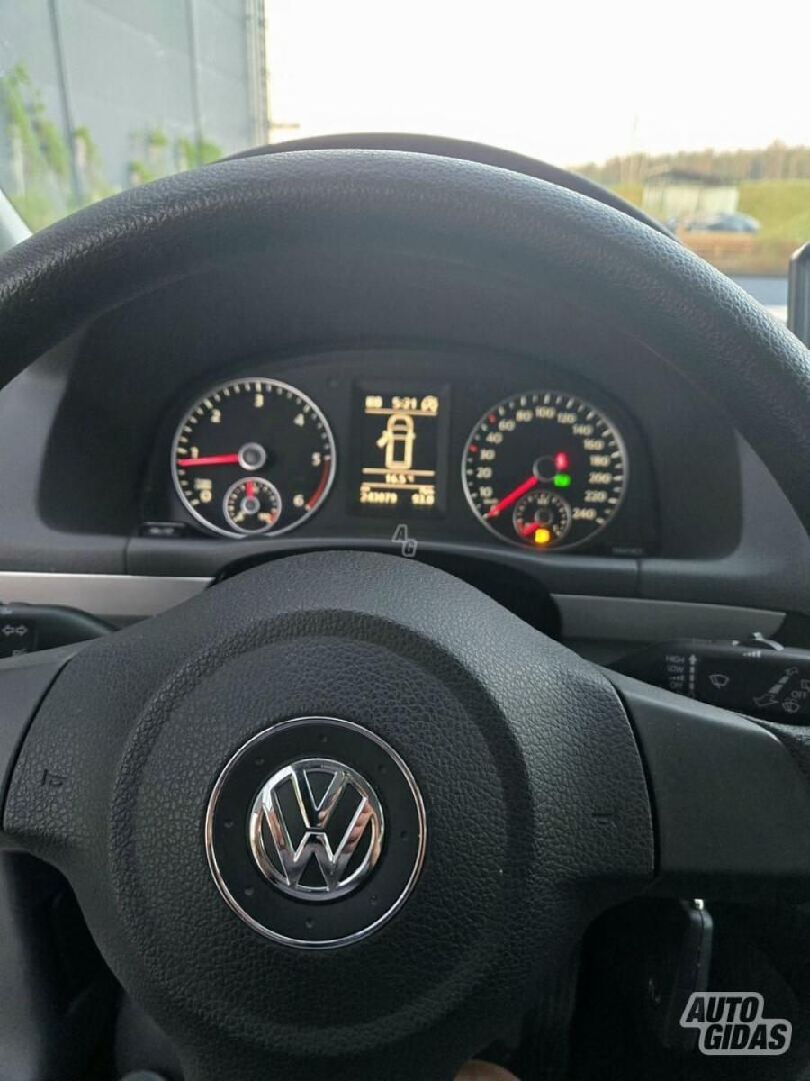 Volkswagen Touran 2014 Viļņa, ar dzinēja tilpumu 1.60 L un nobraukumu 238 tūkst. km par 6700 €, foto 17 vietnē AUTOMOTO.COM.LV