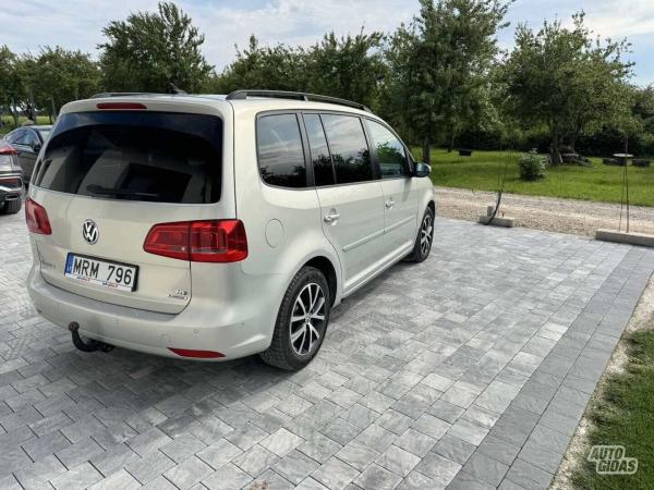 Volkswagen Touran 2014 in Siauliai, with an engine capacity of 1.60 L and mileage of 310 thousand km for 4950 €, photo 4 on AUTOMOTO.COM.LV