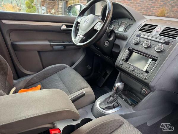 Volkswagen Touran 2014 in Siauliai, with an engine capacity of 1.60 L and mileage of 310 thousand km for 4950 €, photo 5 on AUTOMOTO.COM.LV