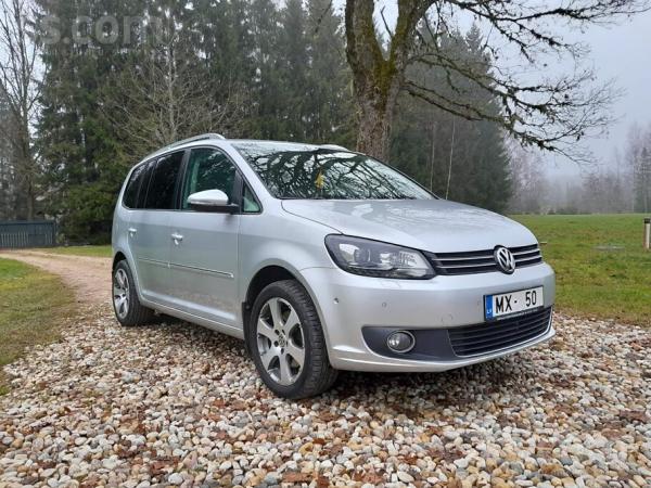 Volkswagen Touran 2015 Madona, ar dzinēja tilpumu 2.00 L un nobraukumu 292 tūkst. km par 5700 €, foto 3 vietnē AUTOMOTO.COM.LV