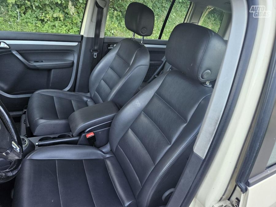 Volkswagen Touran 2015 Prienai, ar dzinēja tilpumu 2.00 L un nobraukumu 350 tūkst. km par 2450 €, foto 7 vietnē AUTOMOTO.COM.LV
