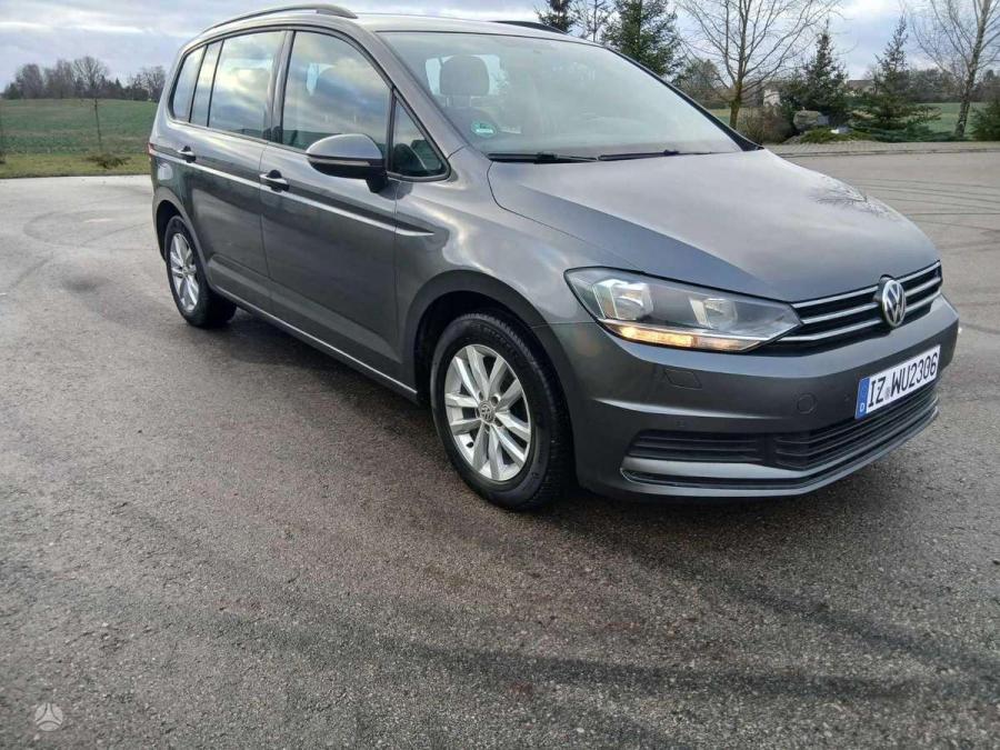 Volkswagen Touran 2016 in Kaunas, with an engine capacity of 1.60 L and mileage of 273 thousand km for 8500 €, photo 2 on AUTOMOTO.COM.LV