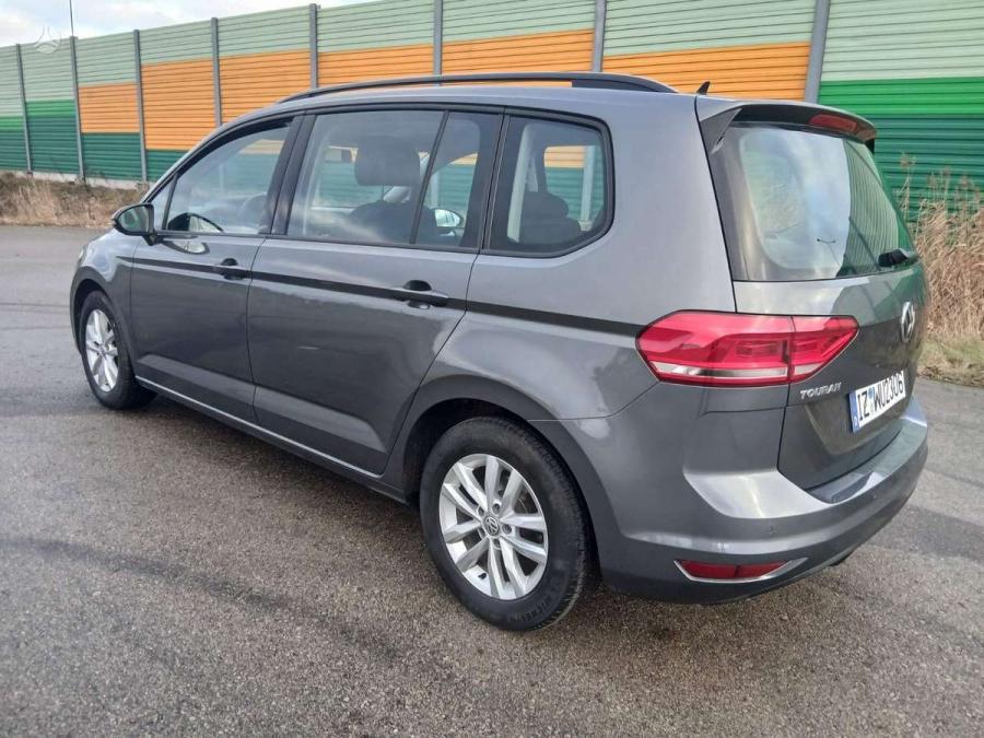 Volkswagen Touran 2016 in Kaunas, with an engine capacity of 1.60 L and mileage of 273 thousand km for 8500 €, photo 5 on AUTOMOTO.COM.LV
