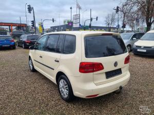 Volkswagen Touran 2016 in Kaunas, with an engine capacity of 2.00 L and mileage of 271 thousand km for 4200 €, photo 3 on AUTOMOTO.COM.LV