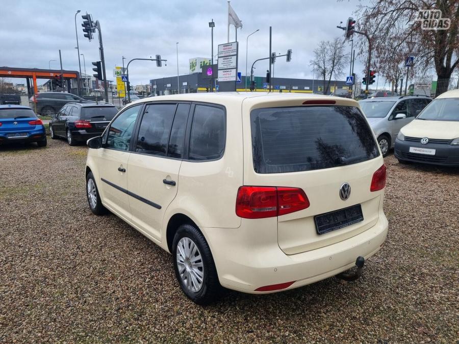 Volkswagen Touran 2016 in Kaunas, with an engine capacity of 2.00 L and mileage of 2710 thousand km for 4200 €, photo 3 on AUTOMOTO.COM.LV