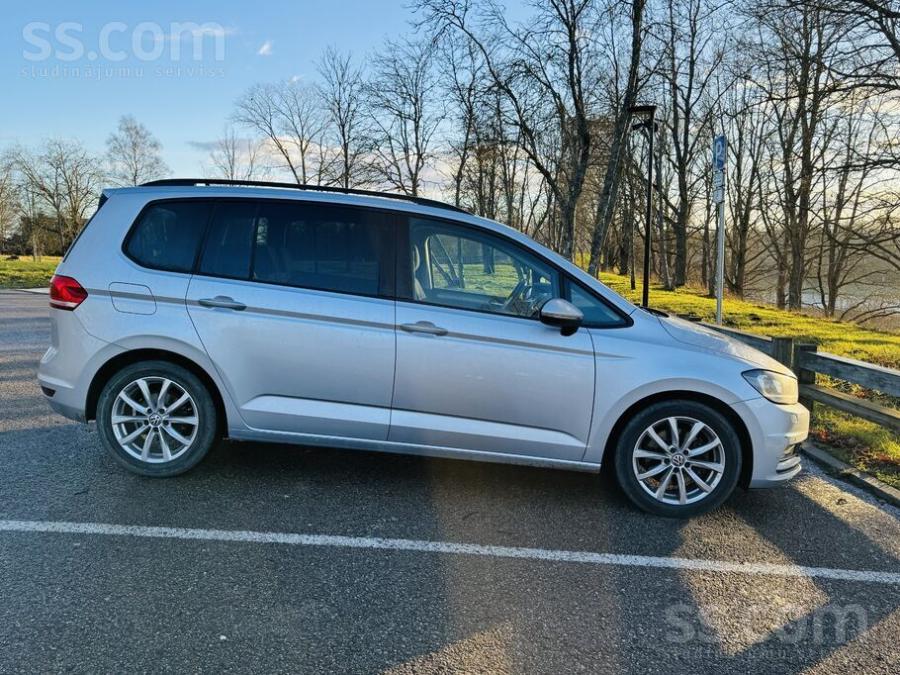 Volkswagen Touran 2016 in Riga, with an engine capacity of 1.60 L and mileage of 239 thousand km for 8900 €, photo 3 on AUTOMOTO.COM.LV