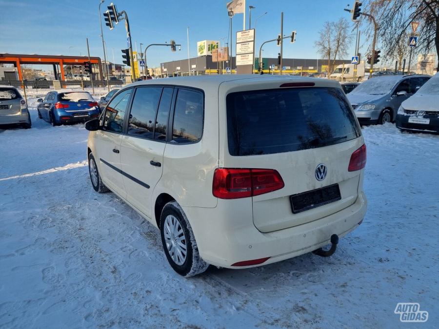 Volkswagen Touran 2016 in Kaunas, with an engine capacity of 2.00 L and mileage of 271 thousand km for 4200 €, photo 3 on AUTOMOTO.COM.LV