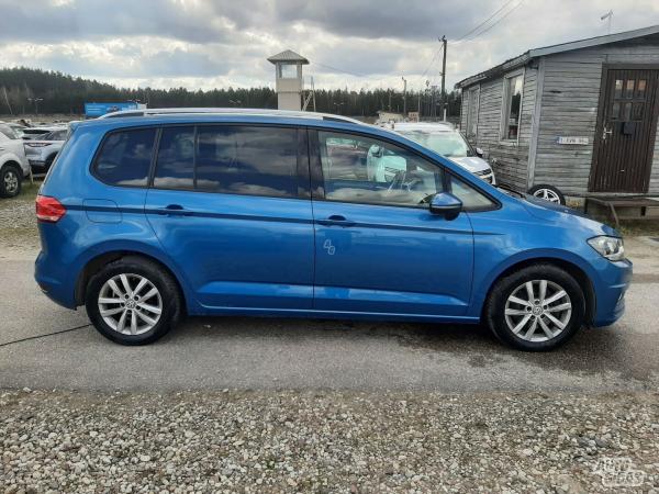 Volkswagen Touran 2016 in Vilnius, with an engine capacity of 2.00 L and mileage of 218 thousand km for 11500 €, photo 6 on AUTOMOTO.COM.LV