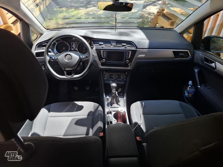 Volkswagen Touran 2016 in Kaunas, with an engine capacity of 1.60 L and mileage of 360 thousand km for 7000 €, photo 10 on AUTOMOTO.COM.LV