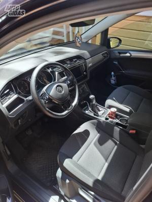 Volkswagen Touran 2016 in Kaunas, with an engine capacity of 1.60 L and mileage of 360 thousand km for 7000 €, photo 11 on AUTOMOTO.COM.LV