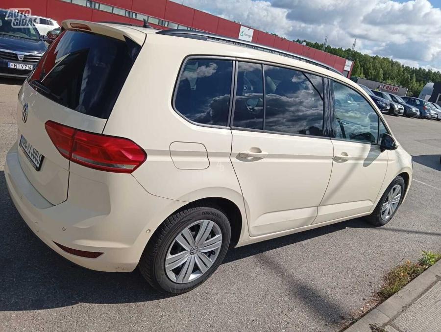 Volkswagen Touran 2016 in Kaunas, with an engine capacity of 2.00 L and mileage of 285 thousand km for 6650 €, photo 7 on AUTOMOTO.COM.LV