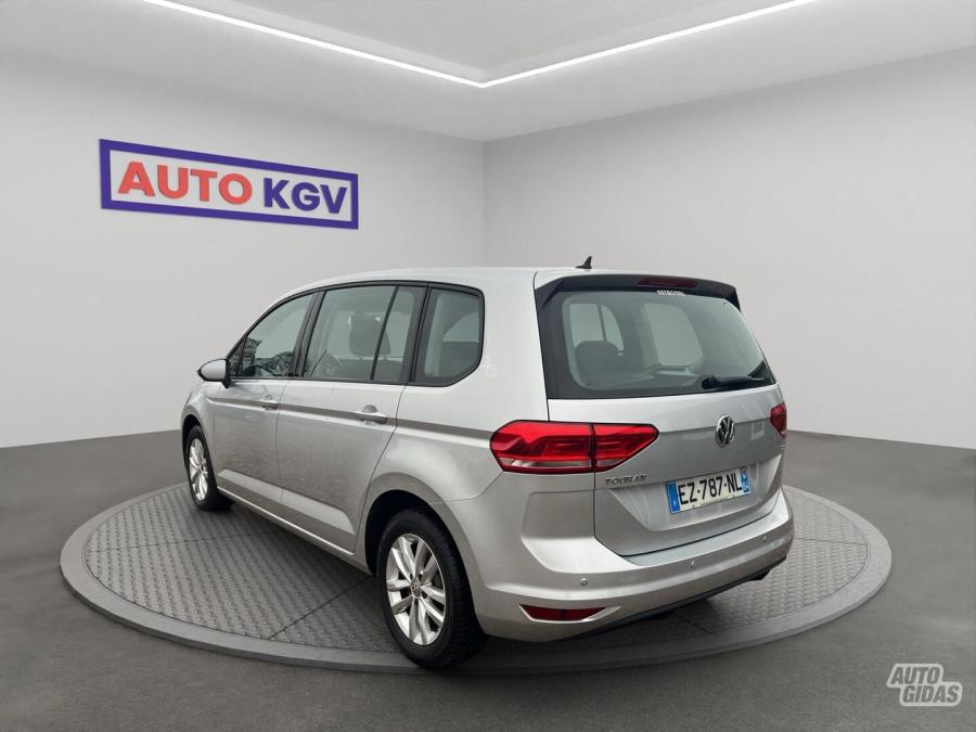 Volkswagen Touran 2017 in Kaunas, with an engine capacity of 1.60 L and mileage of 160 thousand km for 10299 €, photo 3 on AUTOMOTO.COM.LV