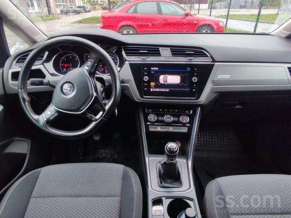 Volkswagen Touran 2017 Aizkraukle, ar dzinēja tilpumu 1.60 L un nobraukumu 241 tūkst. km par 9200 €, foto 5 vietnē AUTOMOTO.COM.LV