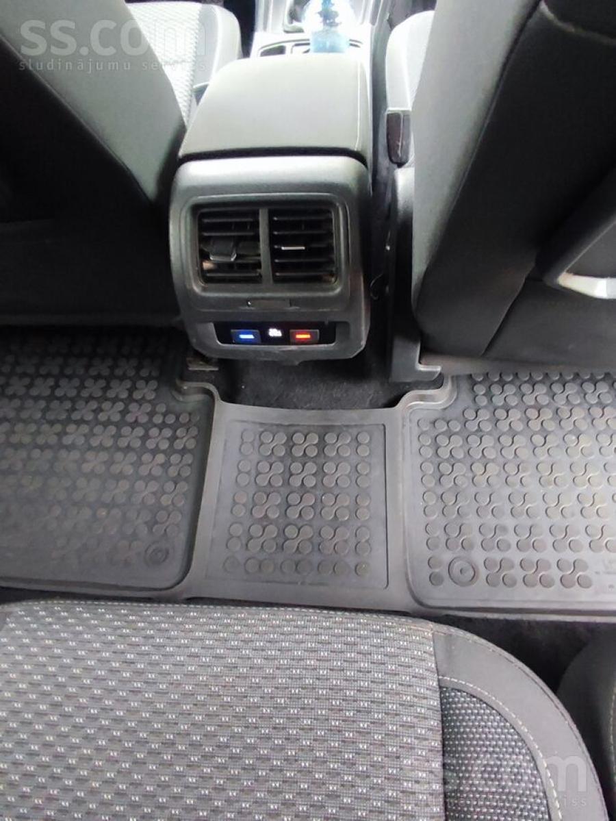 Volkswagen Touran 2017 Aizkraukle, ar dzinēja tilpumu 1.60 L un nobraukumu 241 tūkst. km par 9200 €, foto 13 vietnē AUTOMOTO.COM.LV