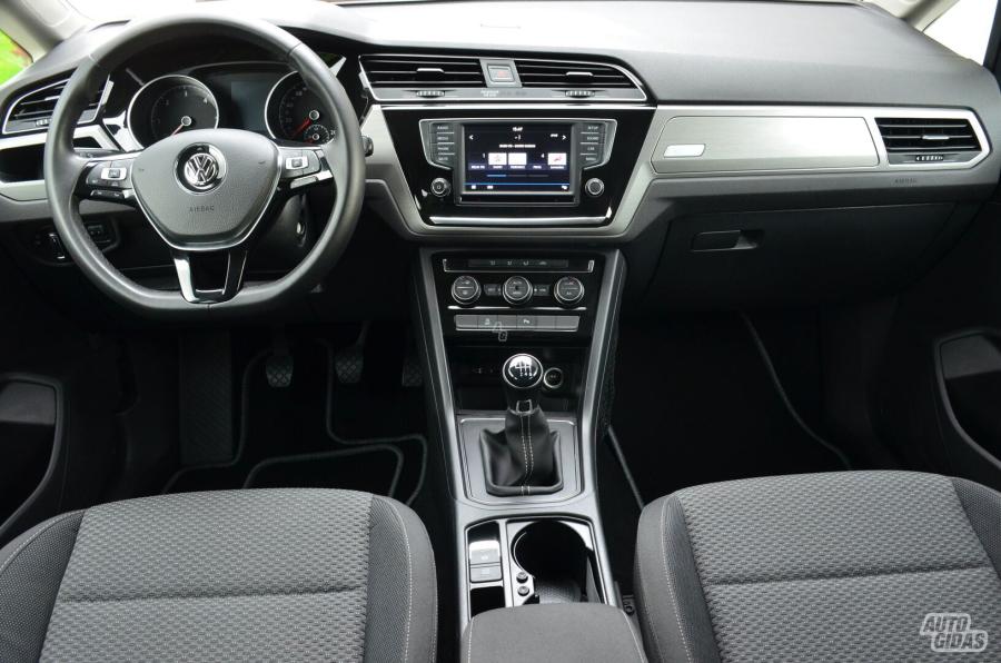 Volkswagen Touran 2017 Kauņa, ar dzinēja tilpumu 2.00 L un nobraukumu 249 tūkst. km par 9650 €, foto 12 vietnē AUTOMOTO.COM.LV