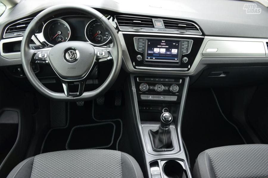 Volkswagen Touran 2017 Kauņa, ar dzinēja tilpumu 2.00 L un nobraukumu 249 tūkst. km par 9650 €, foto 24 vietnē AUTOMOTO.COM.LV
