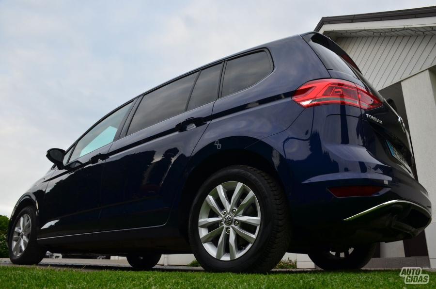 Volkswagen Touran 2017 Kauņa, ar dzinēja tilpumu 2.00 L un nobraukumu 249 tūkst. km par 9650 €, foto 35 vietnē AUTOMOTO.COM.LV
