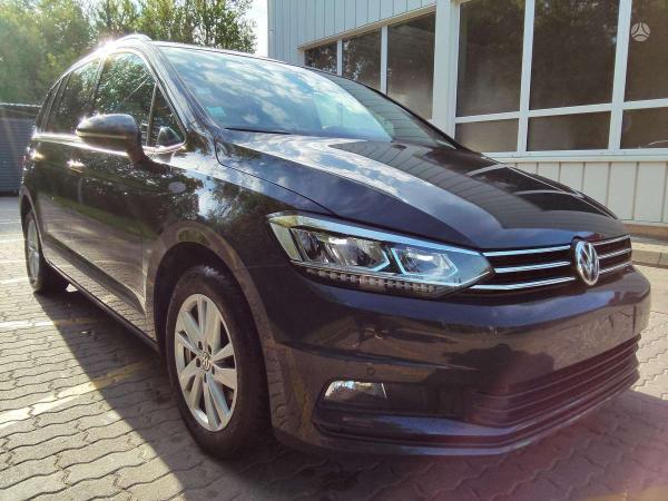 Volkswagen Touran 2019 in Vilnius, with an engine capacity of 1.50 L and mileage of 209 thousand km for 11190 €, photo 4 on AUTOMOTO.COM.LV