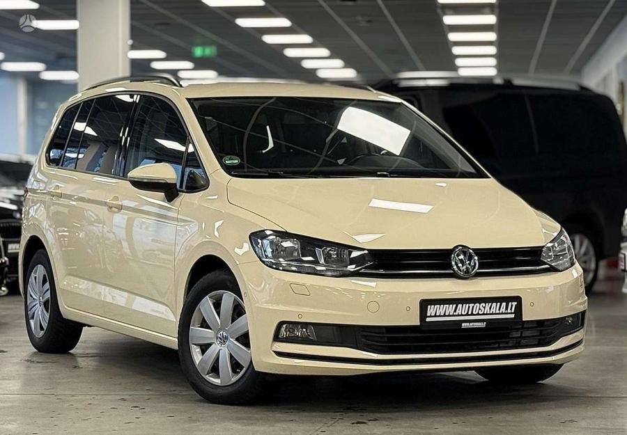 Volkswagen Touran 2020 in Klaipeda, with an engine capacity of 1.97 L and mileage of 313 thousand km for 11200 €, photo 1 on AUTOMOTO.COM.LV