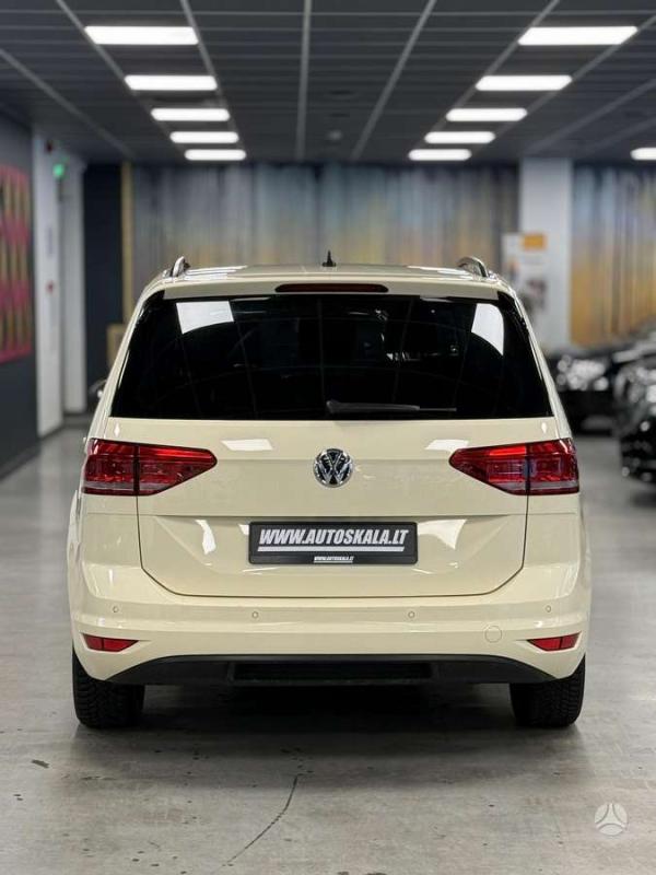 Volkswagen Touran 2020 in Klaipeda on AUTOMOTO.COM.LV Volkswagen Touran 2020 in Klaipeda, with an engine capacity of 1.97 L and mileage of 313 thousand km for 11200 €, photo 7 on AUTOMOTO.COM.LV