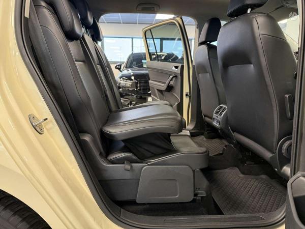 Volkswagen Touran 2020 in Klaipeda on AUTOMOTO.COM.LV Volkswagen Touran 2020 in Klaipeda, with an engine capacity of 1.97 L and mileage of 313 thousand km for 11200 €, photo 9 on AUTOMOTO.COM.LV