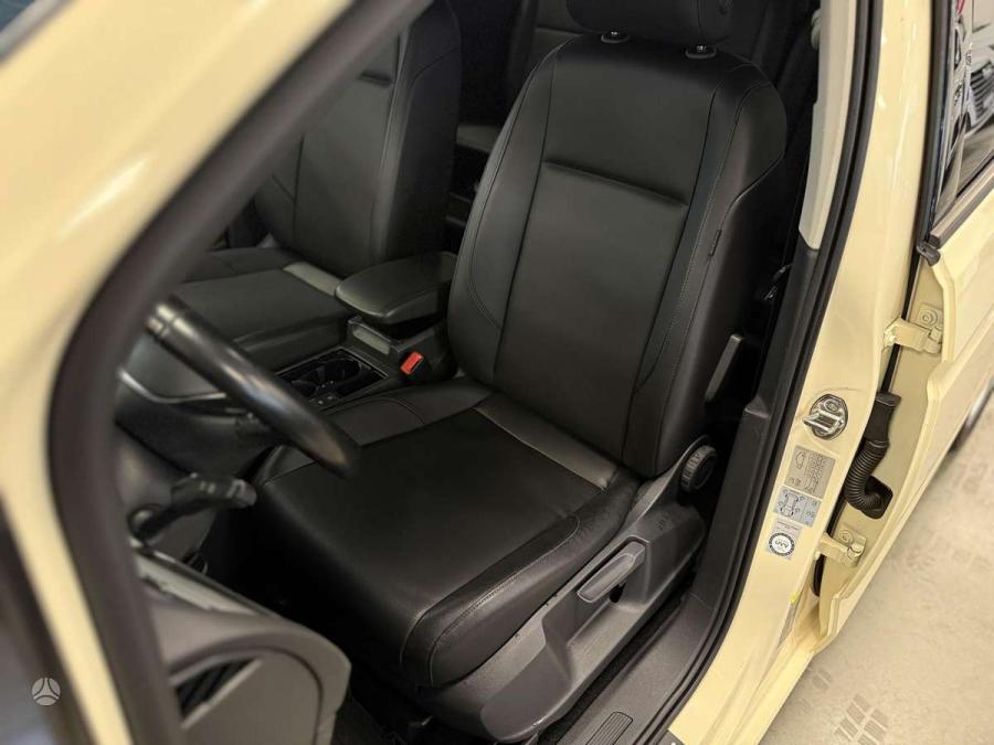 Volkswagen Touran 2020 in Klaipeda, with an engine capacity of 1.97 L and mileage of 313 thousand km for 11200 €, photo 13 on AUTOMOTO.COM.LV