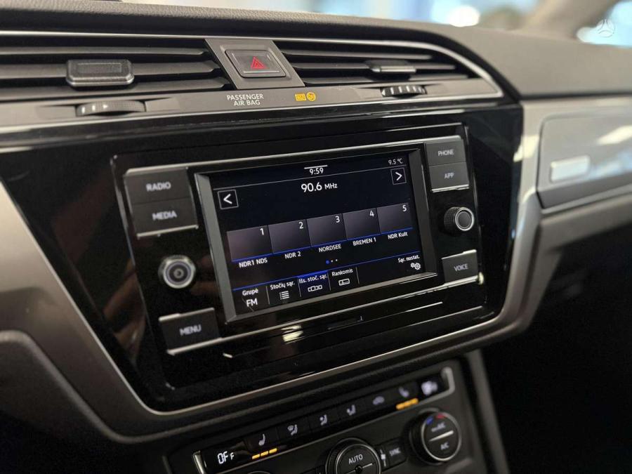 Volkswagen Touran 2020 in Klaipeda, with an engine capacity of 1.97 L and mileage of 313 thousand km for 11200 €, photo 14 on AUTOMOTO.COM.LV