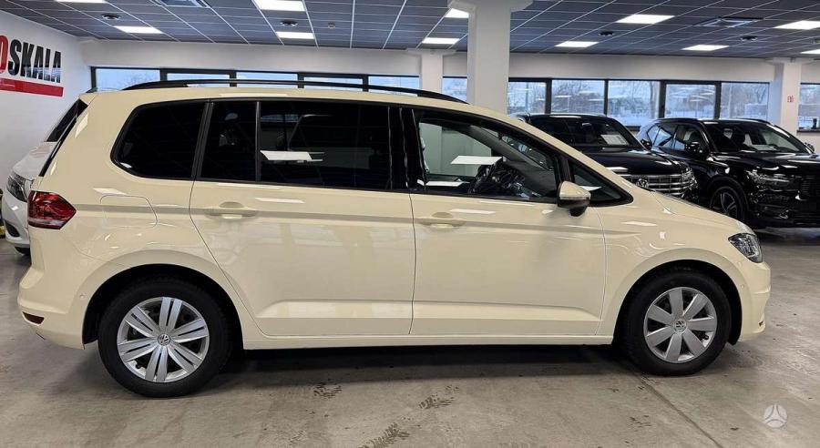 Volkswagen Touran 2020 in Klaipeda, with an engine capacity of 1.97 L and mileage of 313 thousand km for 11200 €, photo 20 on AUTOMOTO.COM.LV