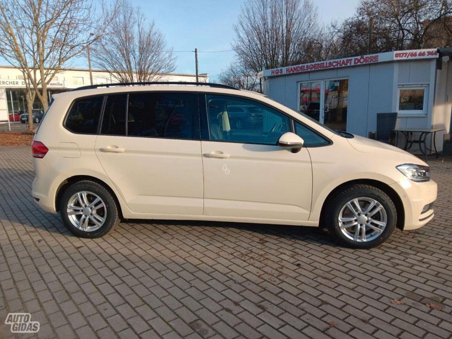Volkswagen Touran 2023 in Kaunas, with an engine capacity of 2.00 L and mileage of 93 thousand km for 28055 €, photo 3 on AUTOMOTO.COM.LV