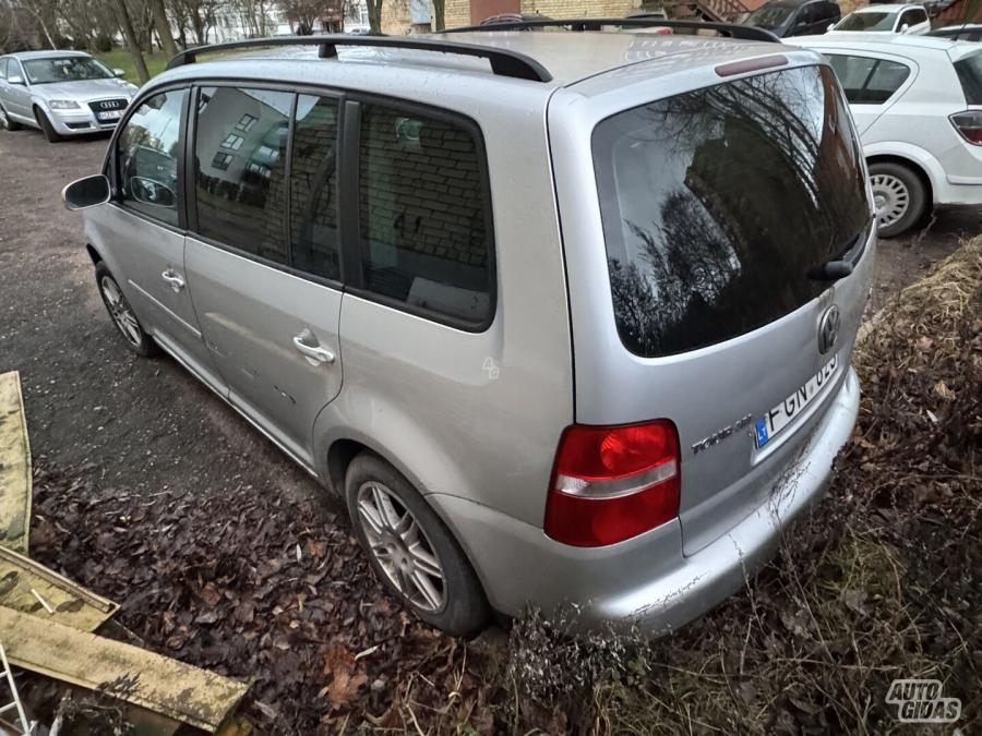 Volkswagen Touran 2025 Kauņa, ar dzinēja tilpumu 2.00 L un nobraukumu 333 tūkst. km par 900 €, foto 4 vietnē AUTOMOTO.COM.LV