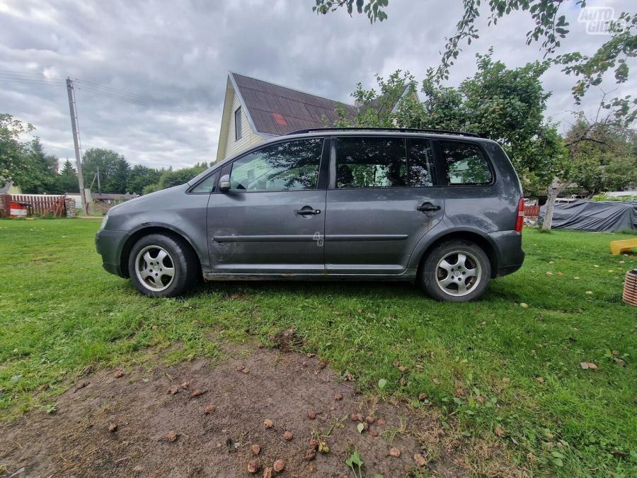 Volkswagen Touran 2026 Anykščiai, ar dzinēja tilpumu 1.90 L un nobraukumu 320 tūkst. km par 460 €, foto 4 vietnē AUTOMOTO.COM.LV