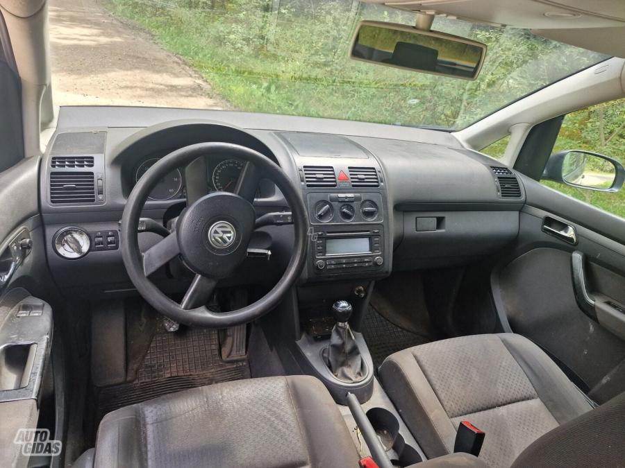 Volkswagen Touran 2026 Anykščiai, ar dzinēja tilpumu 1.90 L un nobraukumu 320 tūkst. km par 460 €, foto 8 vietnē AUTOMOTO.COM.LV