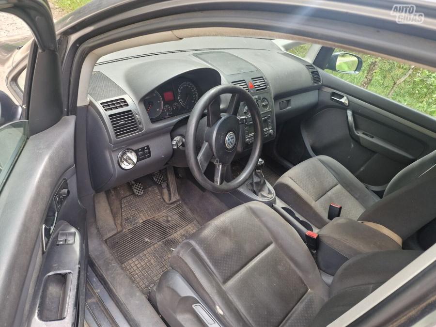 Volkswagen Touran 2026 Anykščiai, ar dzinēja tilpumu 1.90 L un nobraukumu 320 tūkst. km par 460 €, foto 9 vietnē AUTOMOTO.COM.LV