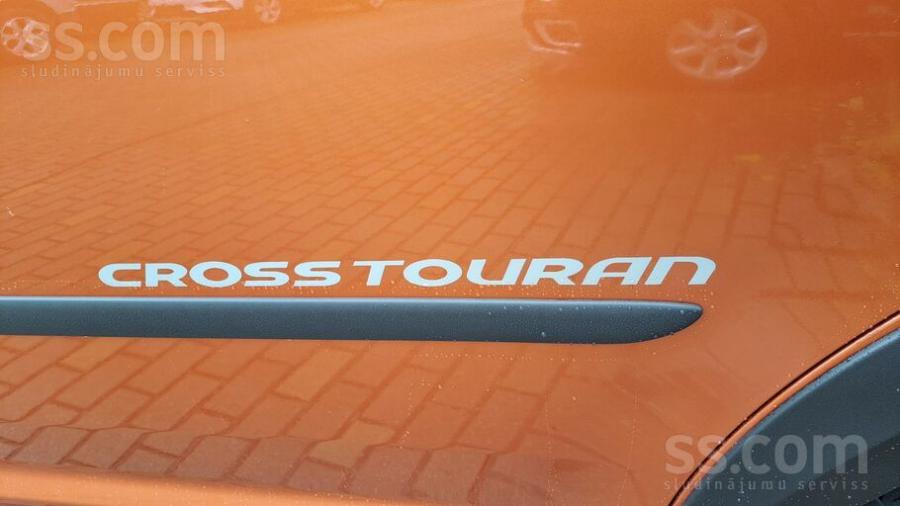 Orange Volkswagen Touran 2007 in Talsi, with an engine capacity of 2.00 L and mileage of 0 thousand km for 5440 €, photo 32 on AUTOMOTO.COM.LV