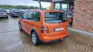 Orange Volkswagen Touran 2007 in Talsi, with an engine capacity of 2.00 L and mileage of 0 thousand km for 5440 €, photo 18 on AUTOMOTO.COM.LV