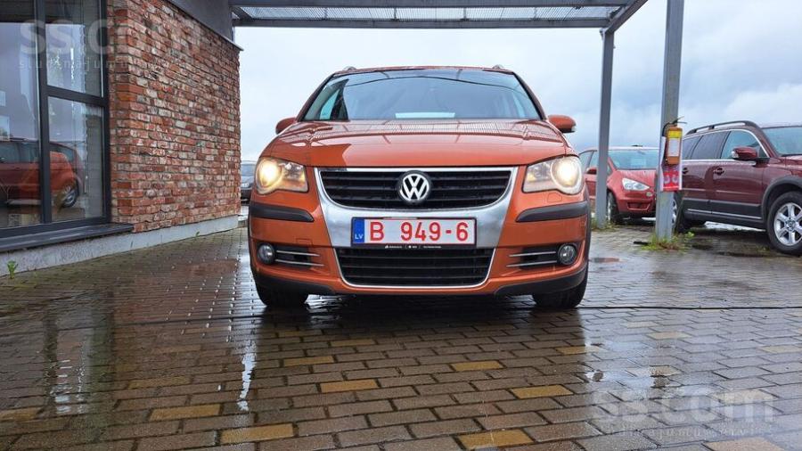 Orange Volkswagen Touran 2007 in Talsi, with an engine capacity of 2.00 L and mileage of 0 thousand km for 5440 €, photo 37 on AUTOMOTO.COM.LV