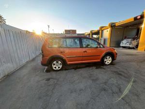 Oranžs Volkswagen Touran 2007 Kauņa, ar dzinēja tilpumu 1.97 L un nobraukumu 305 tūkst. km par 2950 €, foto 4 vietnē AUTOMOTO.COM.LV