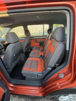 Oranžs Volkswagen Touran 2007 Kauņa, ar dzinēja tilpumu 1.97 L un nobraukumu 305 tūkst. km par 2950 €, foto 10 vietnē AUTOMOTO.COM.LV