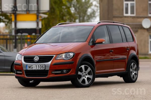 Volkswagen Touran 2007 Jelgava vietnē Oranžs Volkswagen Touran 2007 Jelgava, ar dzinēja tilpumu 1.90 L un nobraukumu 214 tūkst. km par 5700 €, foto 4 vietnē AUTOMOTO.COM.LV