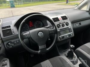 Oranžs Volkswagen Touran 2008 Cēsis, ar dzinēja tilpumu 2.00 L un nobraukumu 274 tūkst. km par 3850 €, foto 7 vietnē AUTOMOTO.COM.LV