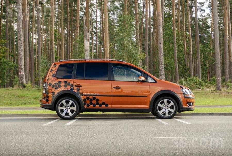 Oranžs Volkswagen Touran 2008 Rīga, ar dzinēja tilpumu 1.40 L un nobraukumu 261 tūkst. km par 4690 €, foto 8 vietnē AUTOMOTO.COM.LV