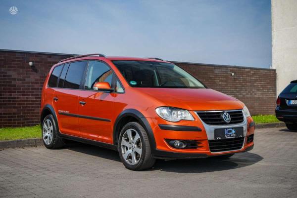 Oranžs Volkswagen Touran 2008 Marijampole, ar dzinēja tilpumu 1.97 L un nobraukumu 312 tūkst. km par 4950 €, foto 1 vietnē AUTOMOTO.COM.LV