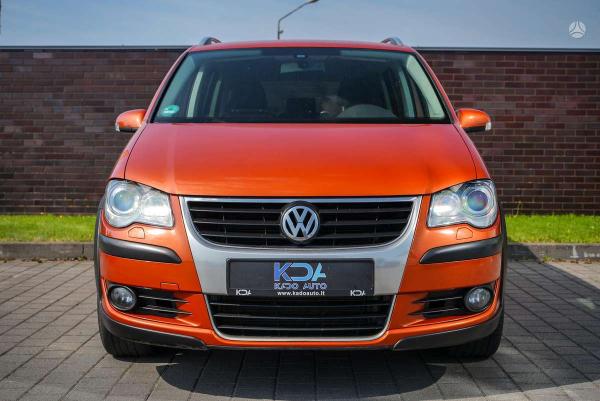 Oranžs Volkswagen Touran 2008 Marijampole, ar dzinēja tilpumu 1.97 L un nobraukumu 312 tūkst. km par 4950 €, foto 3 vietnē AUTOMOTO.COM.LV