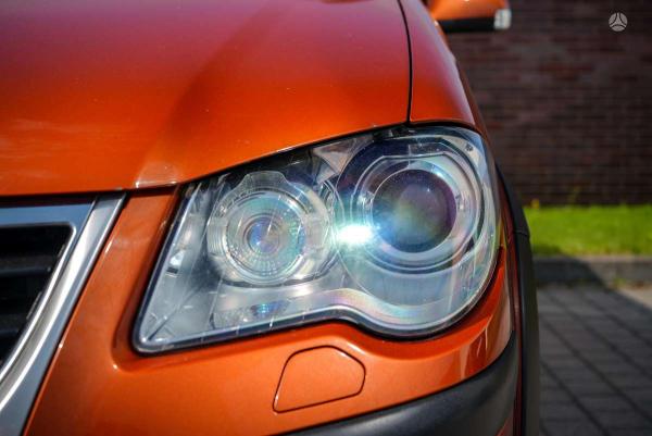 Oranžs Volkswagen Touran 2008 Marijampole, ar dzinēja tilpumu 1.97 L un nobraukumu 312 tūkst. km par 4950 €, foto 7 vietnē AUTOMOTO.COM.LV