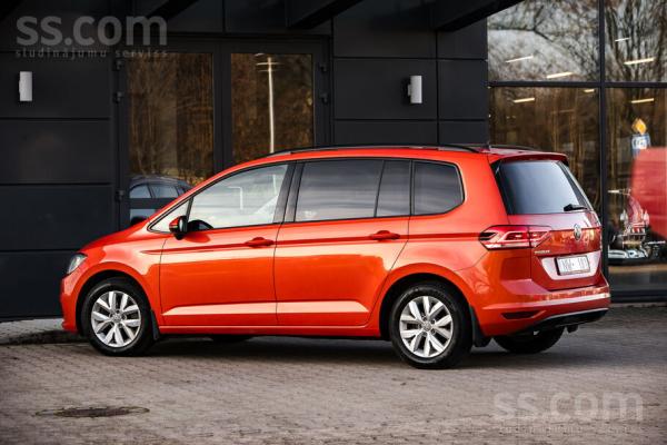 Oranžs Volkswagen Touran 2016 Jelgava, ar dzinēja tilpumu 1.60 L un nobraukumu 0 tūkst. km par 8800 €, foto 10 vietnē AUTOMOTO.COM.LV