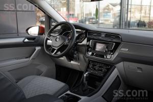 Orange Volkswagen Touran 2016 in Jelgava, with an engine capacity of 1.60 L and mileage of 0 thousand km for 8800 €, photo 18 on AUTOMOTO.COM.LV