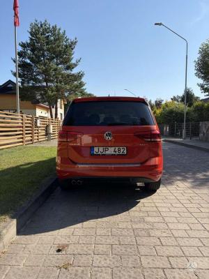 Oranžs Volkswagen Touran 2016 Viļņa, ar dzinēja tilpumu 1.97 L un nobraukumu 225 tūkst. km par 14500 €, foto 13 vietnē AUTOMOTO.COM.LV