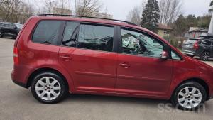 Sarkans Volkswagen Touran 2003 Rīga, ar dzinēja tilpumu 1.90 L un nobraukumu 371 tūkst. km par 1150 €, foto 3 vietnē AUTOMOTO.COM.LV