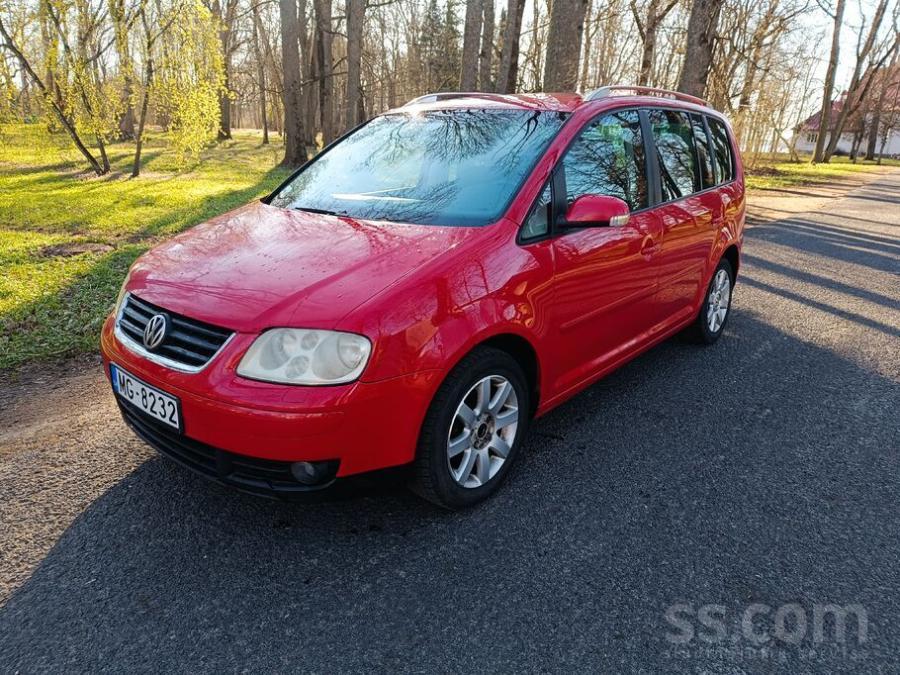 Sarkans Volkswagen Touran 2004 Ogre, ar dzinēja tilpumu 2.00 L un nobraukumu 327 tūkst. km par 1650 €, foto 1 vietnē AUTOMOTO.COM.LV